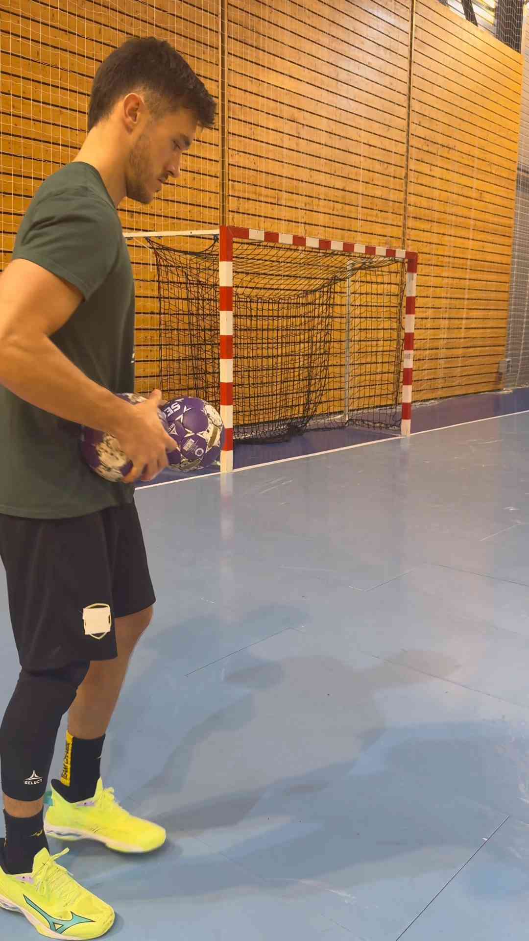 Mastering Handball Throws in the Gym