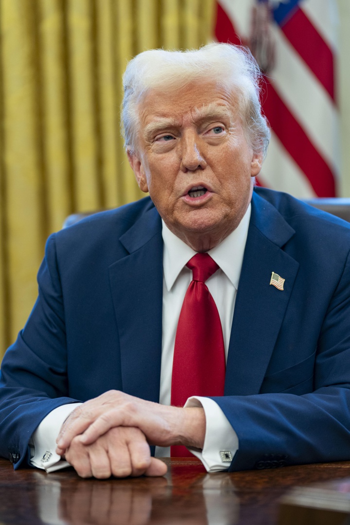 Trump dice que no permitirá la compra de petróleo a Venezuela