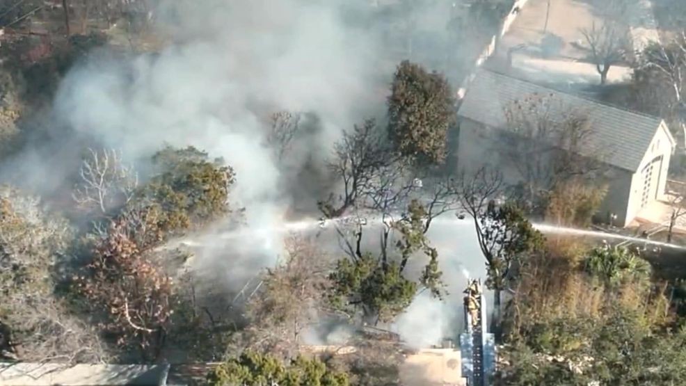 Lake Travis Fire Rescue crews respond to house fire