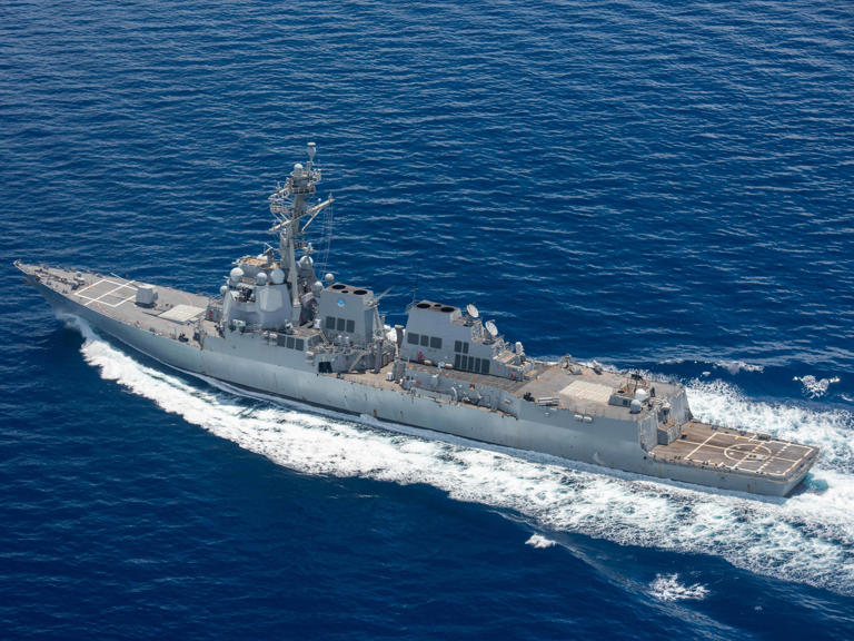 Commander describes the moment a US Navy destroyer blasted an enemy ...
