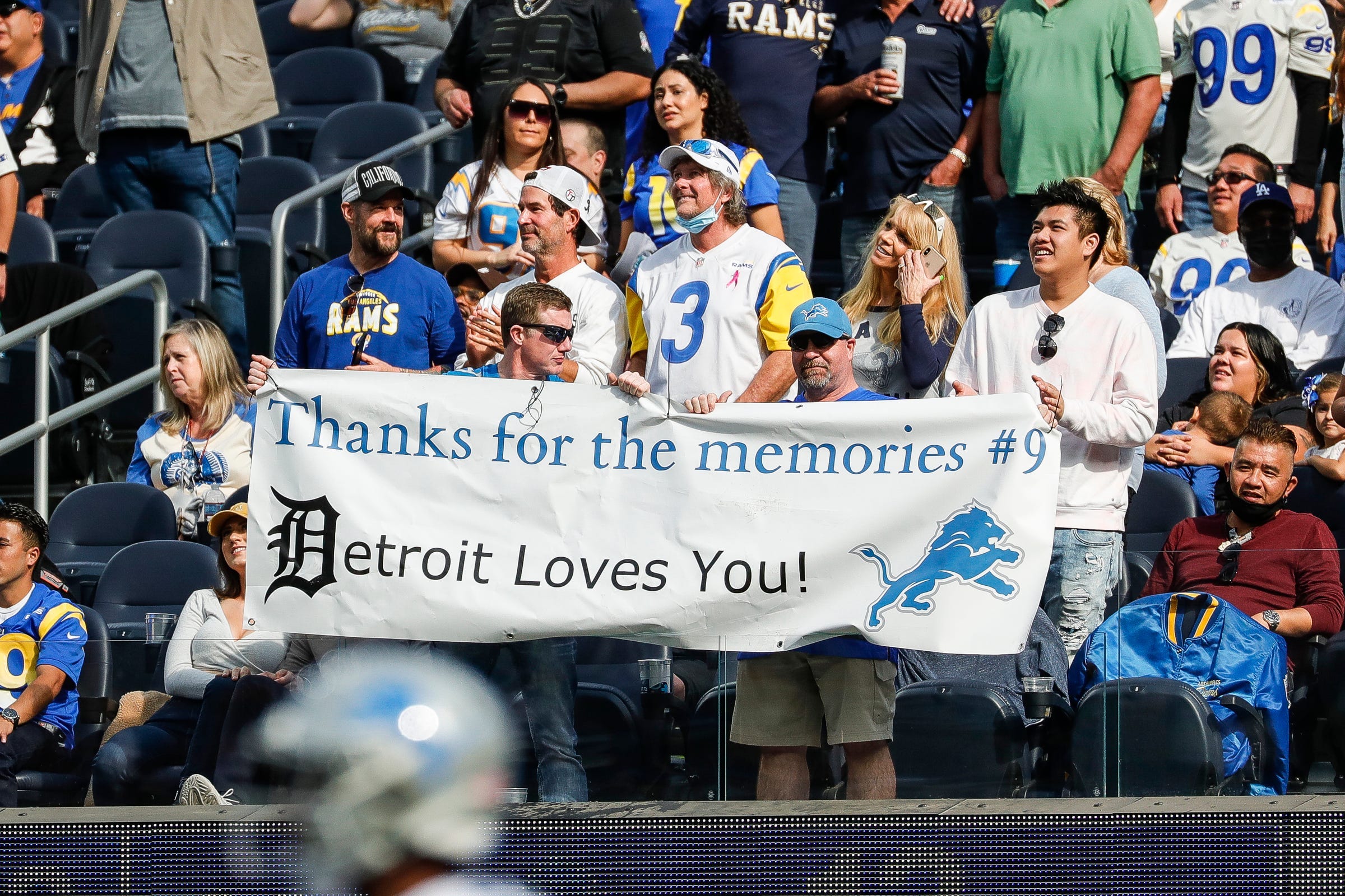 Lions fan who sold his signed Matthew Stafford jersey for playoff ...