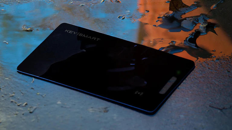 5 Card-Shaped Trackers That'll Help You Find Your Lost Wallet