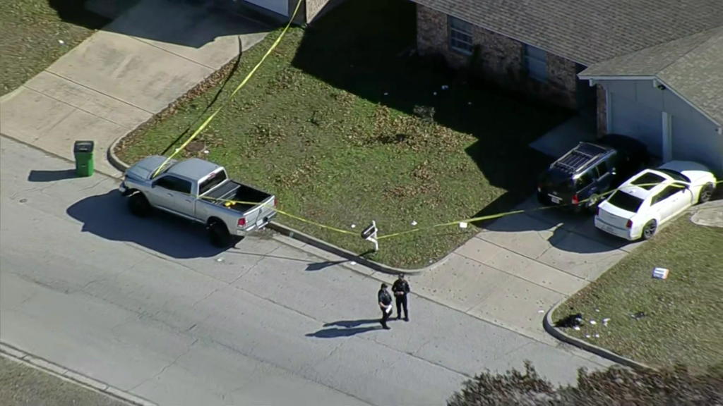 Knife-wielding suspect killed, Tarrant County Sheriff's deputy injured ...