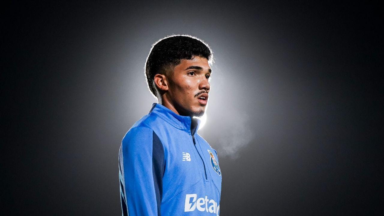 William Gomes estreia-se no Olival: «É diferente do São Paulo, mas ...