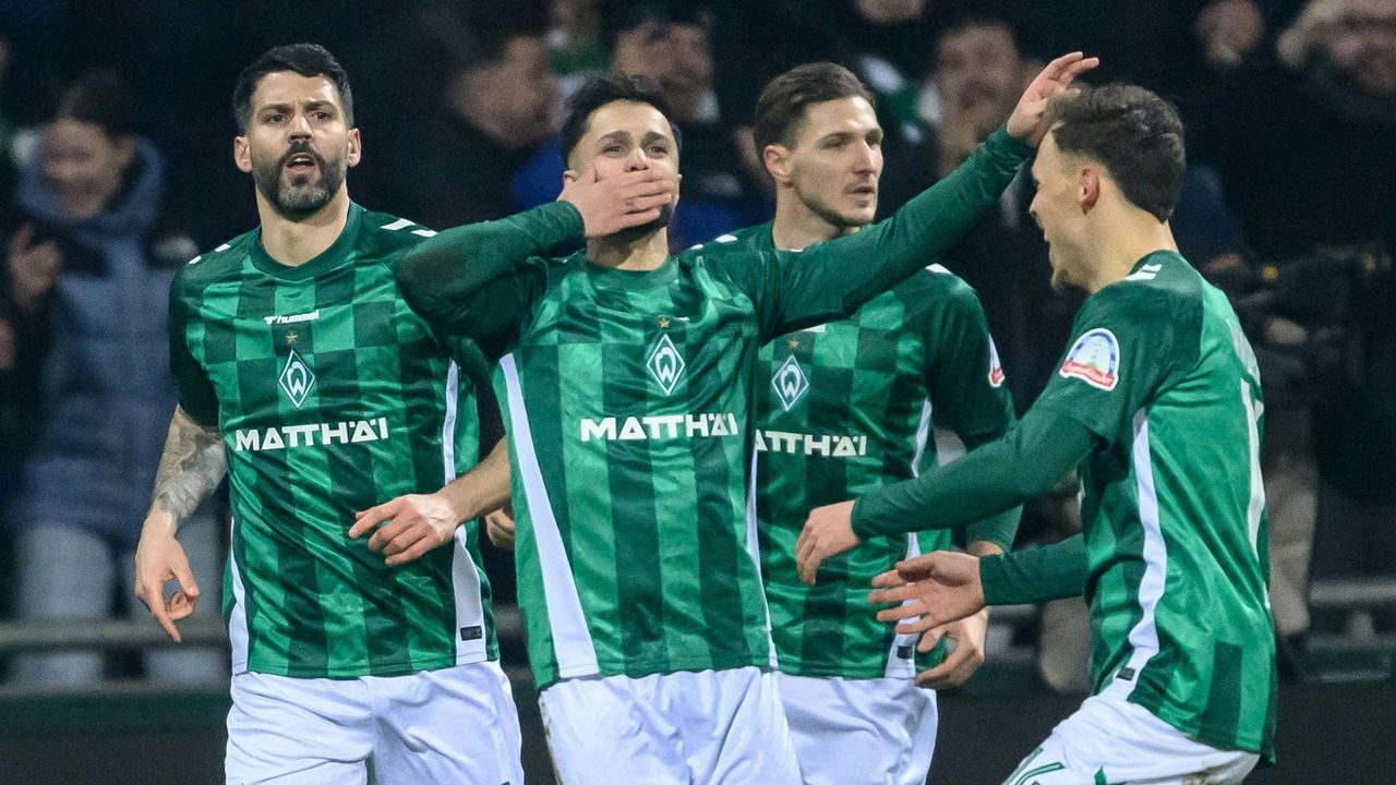 Werder siegt trotz Dreifach-Rot