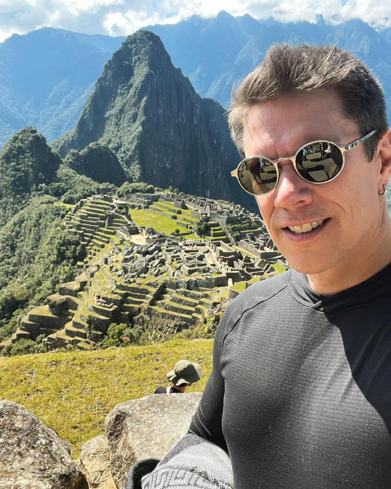 Who are the members of Il Divo? Simon Cowell founded the group in 2003 ...