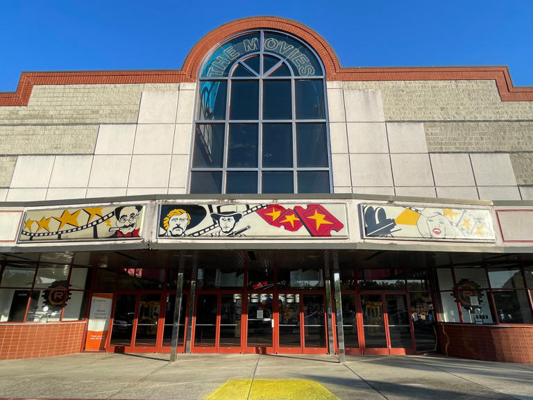 Second act begins at Regal Governor Square Mall theater after property ...