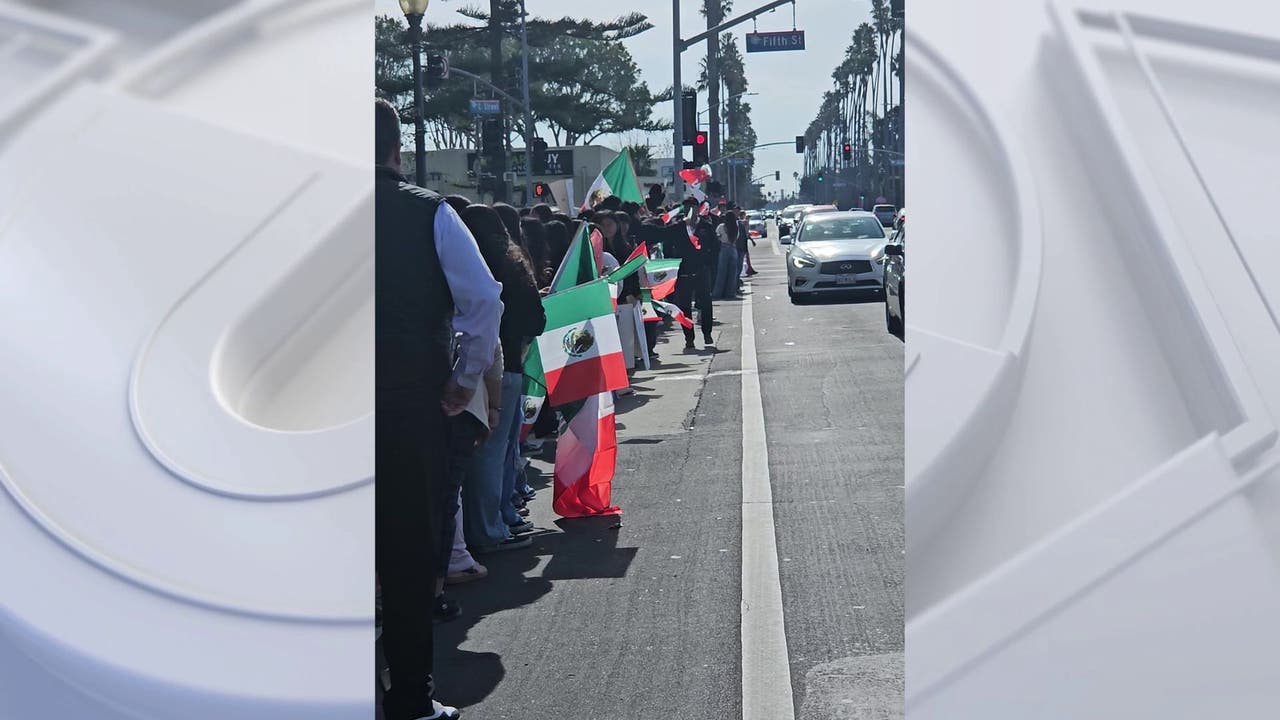 Oxnard students walk out in protest of Trump's immigration, deportation ...