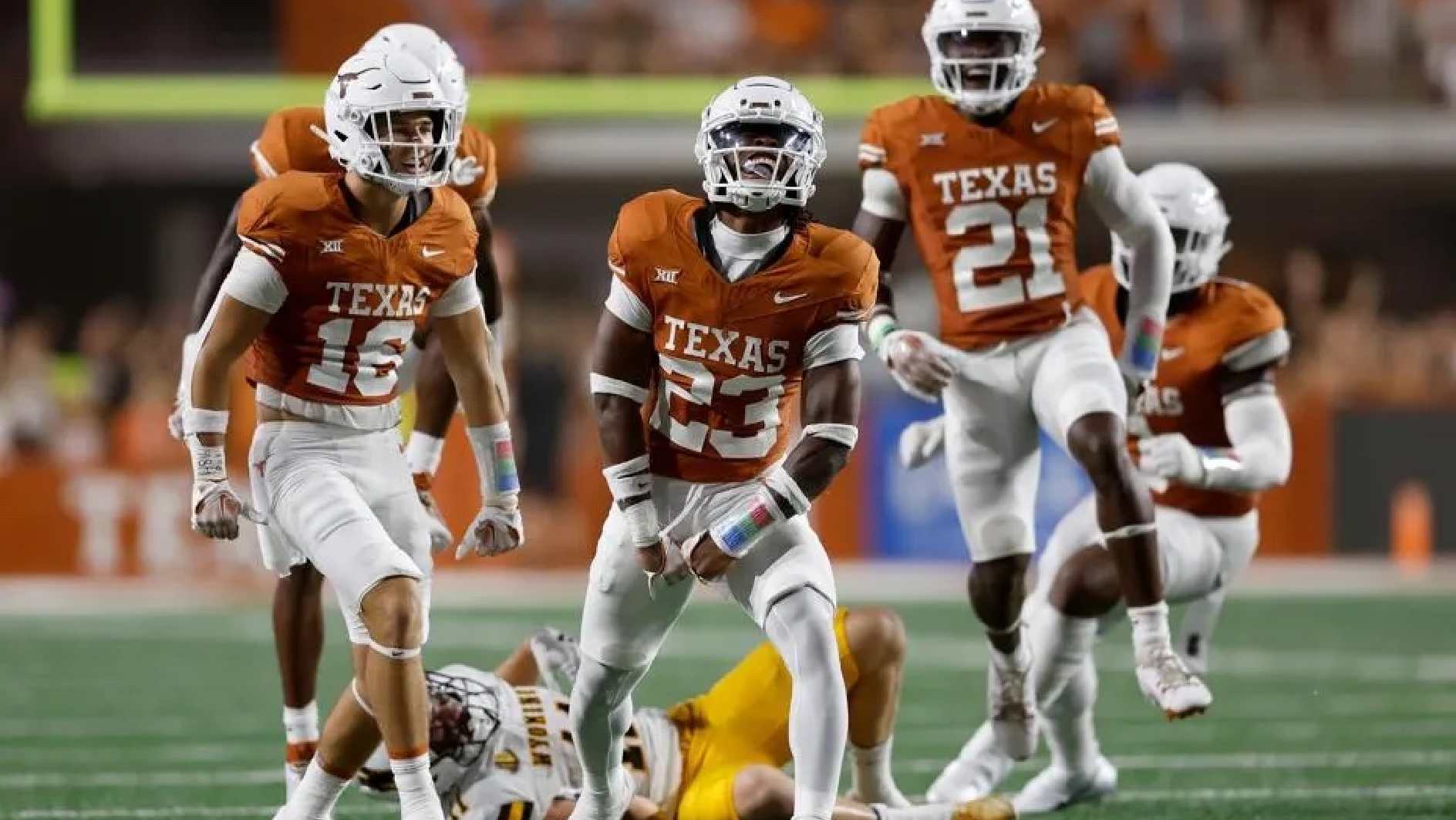 Texas Longhorns' Trey Moore is back