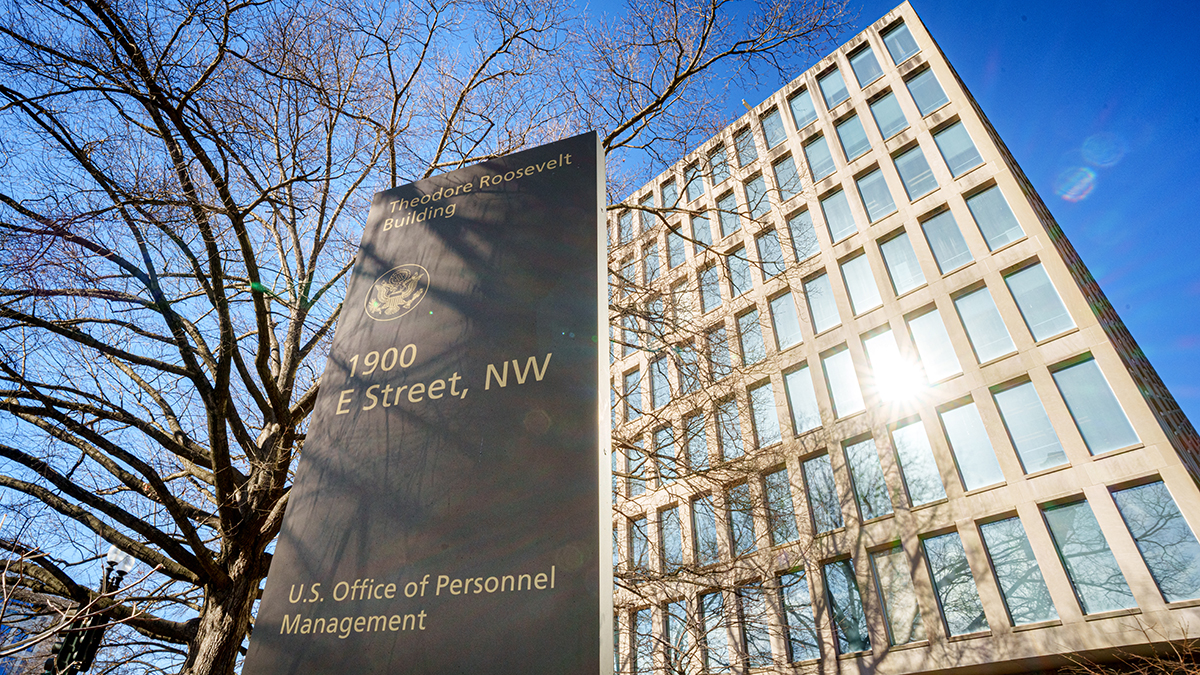 200K+ federal jobs lost in Trump's 2025 workforce reduction