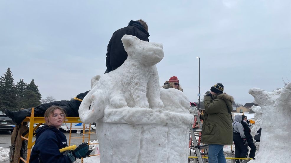 Sculptures start taking shape at Snowfest 2025 in Frankenmuth