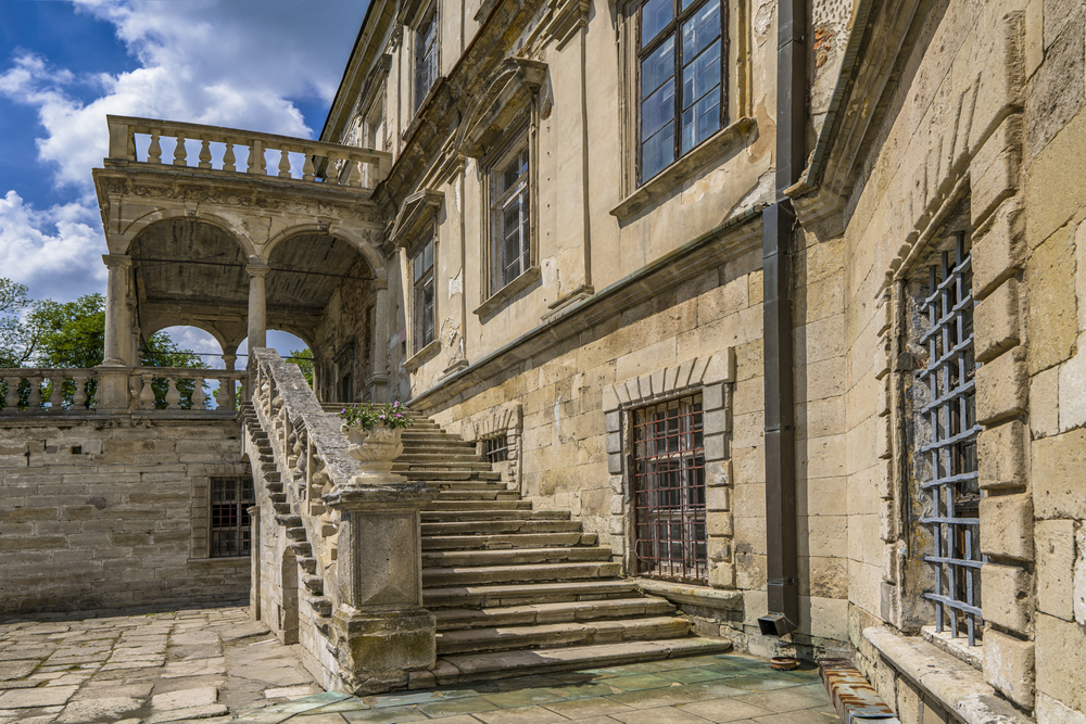 20 Abandoned Castles That Tell a Remarkable Story