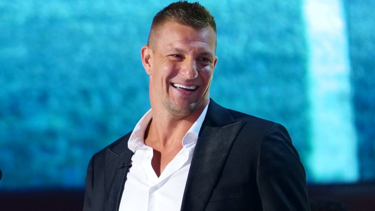 See NFL Great Rob Gronkowski Making The Most Gronk Comment Ever When ...