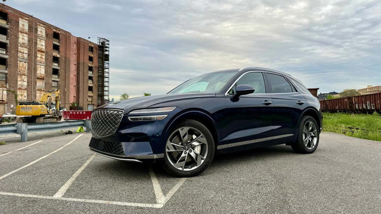 Genesis GV60 VS. Genesis Electrified GV70: Which Should You Pick?