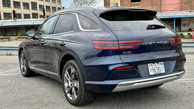 Genesis GV60 VS. Genesis Electrified GV70: Which Should You Pick?