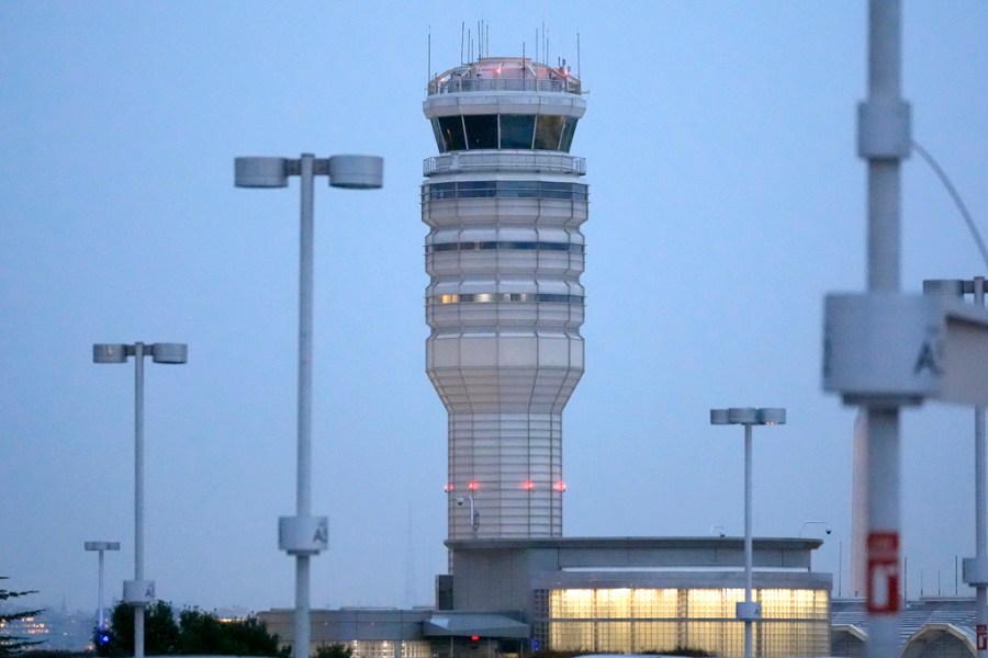 Air traffic controllers union responds to Trump’s DEI claims