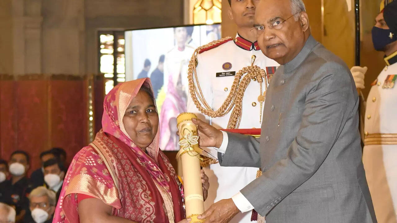 Meet Dulari Devi: The Madhubani artist behind Nirmala Sitharaman’s ...