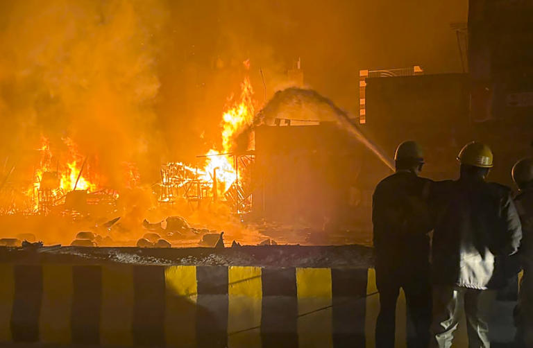 Over 60 LPG cylinders loaded in truck explode in Ghaziabad; 4 shops ...