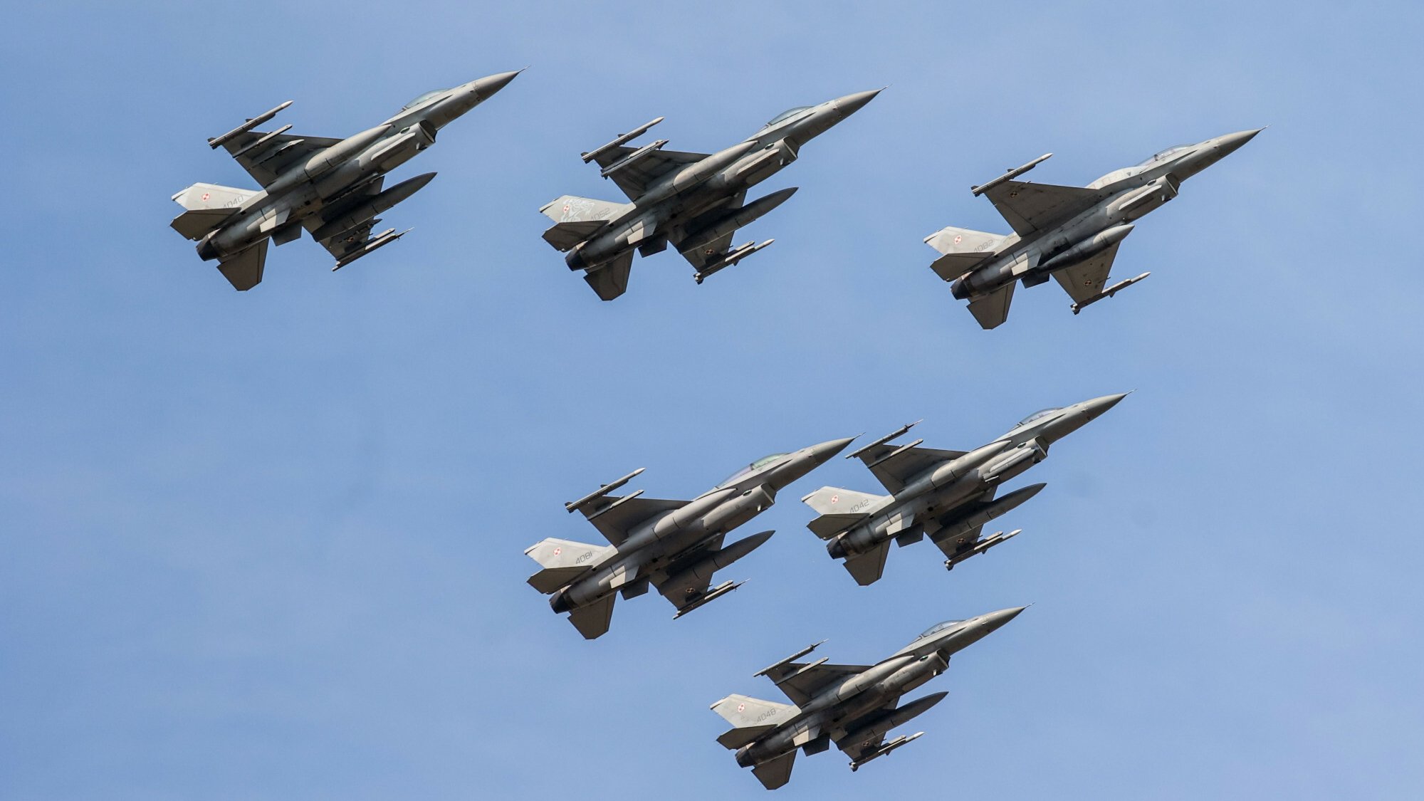 Rosja atakuje zachodnią Ukrainę. Polska podrywa myśliwce