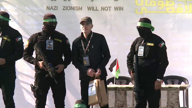 Moment American hostage Keith Samuel Siegel is released by Hamas Moment American hostage Keith Samuel Siegel is released by Hamas