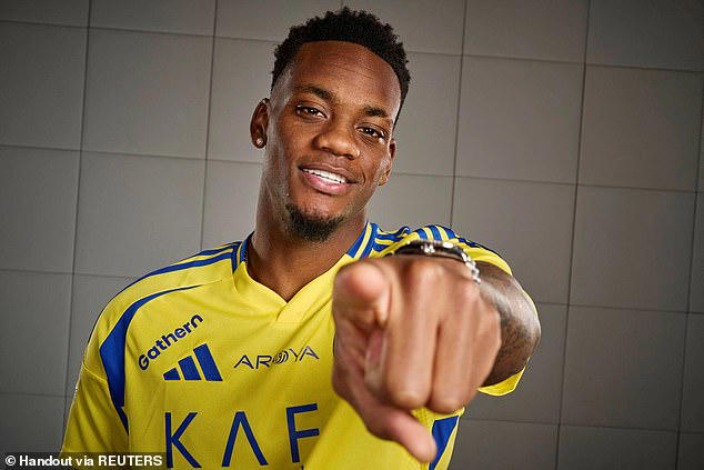 Revealed: Jhon Duran's 'new wage' at Al-Nassr after making £65m move ... Revealed: Jhon Duran's 'new wage' at Al-Nassr after making £65m move ...