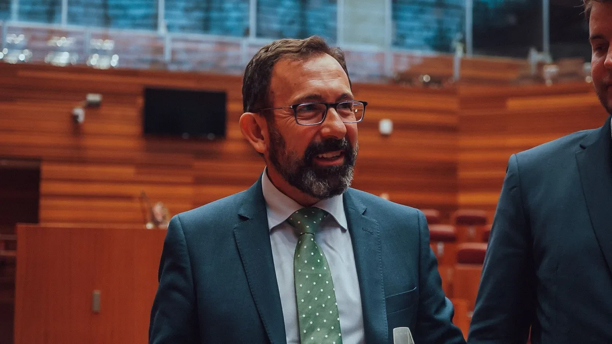 Los procuradores expulsados de Vox en Castilla y León tildan al partido ...