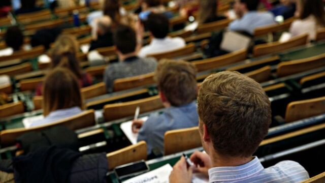 Διαγράφονται 290.000 ''αιώνιοι'' φοιτητές - Τι λέει ο υφυπουργός ...