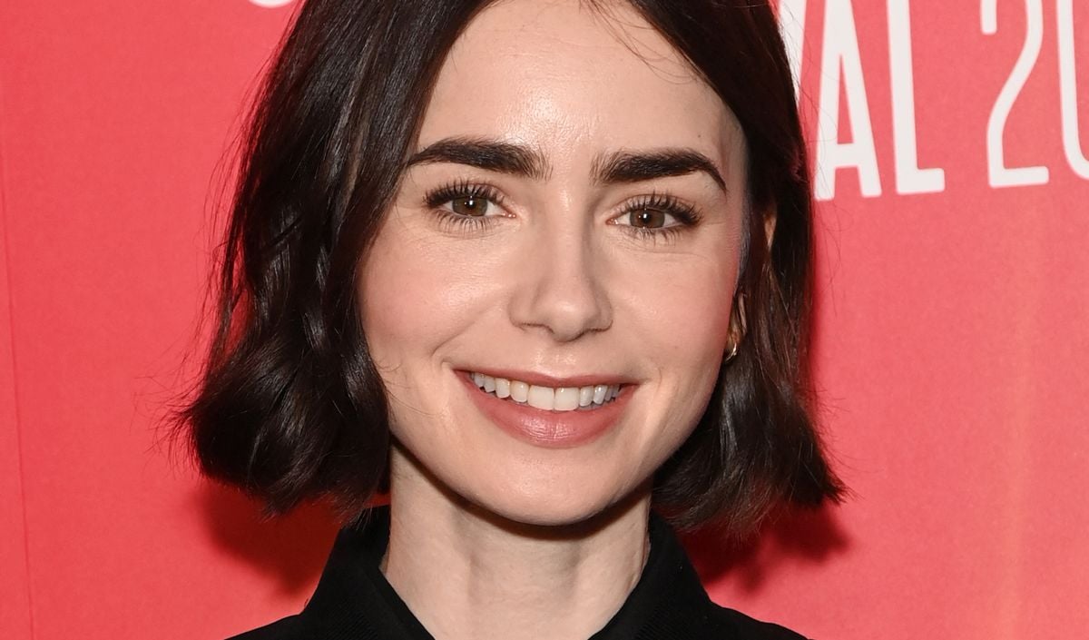 Lily Collins maman : la star d'Emily in Paris dévoile une photo de son ...