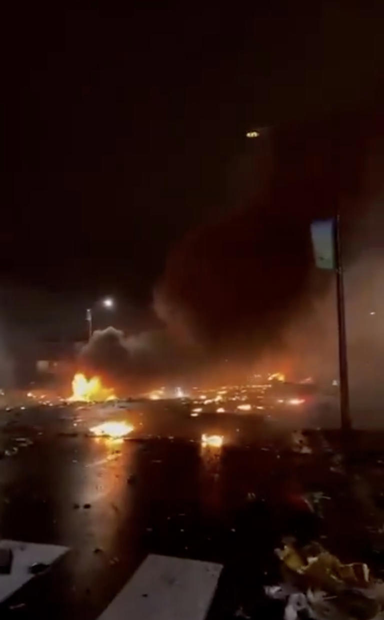 Small medevac jet carrying pediatric patient crashes near Philadelphia ...