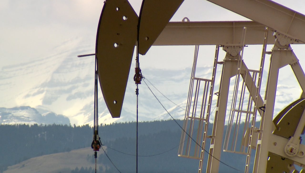 ‘It’s a lose-lose’: Alberta reacts to latest tariff threat from U.S ...