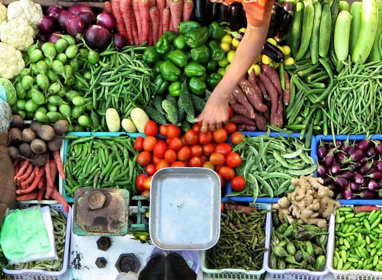 A list of non-starchy vegetables and their benefits