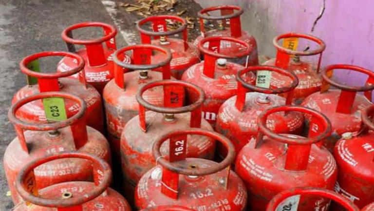 No change in domestic LPG prices, but commercial cylinder costs reduced ...