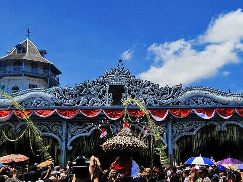 Tradisi Kearifan Lokal dan Budaya Apa Saja yang Terdapat di Indonesia?