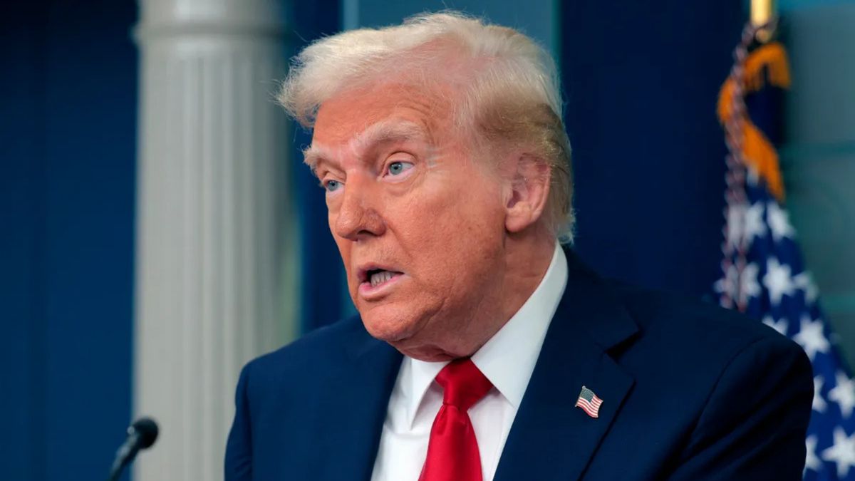 Trans National Guard Pilot, FAA Chief and Barack Obama: Snopes' Fact ...