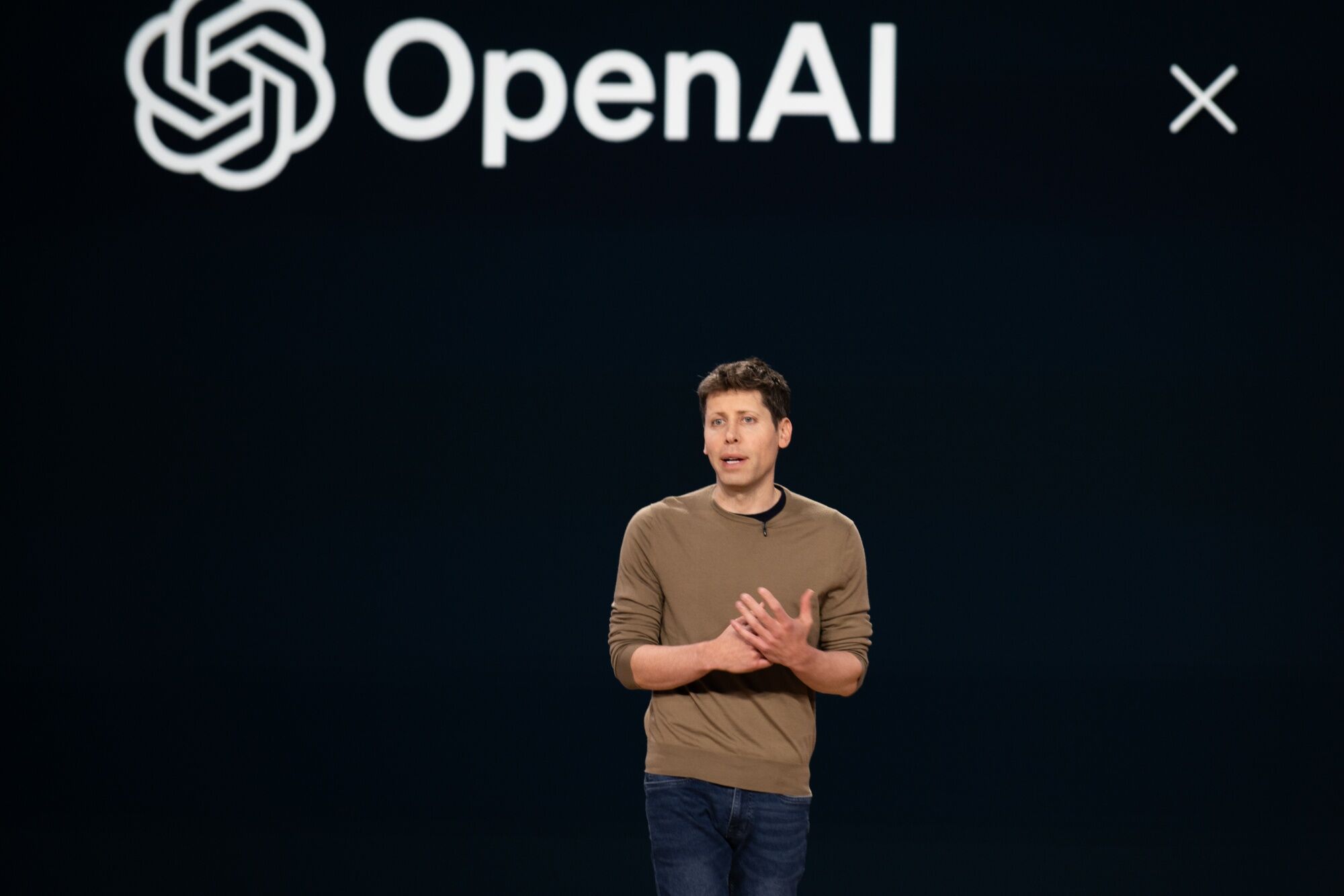 OpenAI’s Altman Heads for Another World Tour as AI Race Tightens