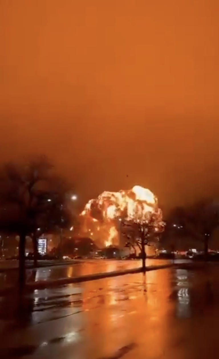 Small medevac jet carrying pediatric patient crashes near Philadelphia ...