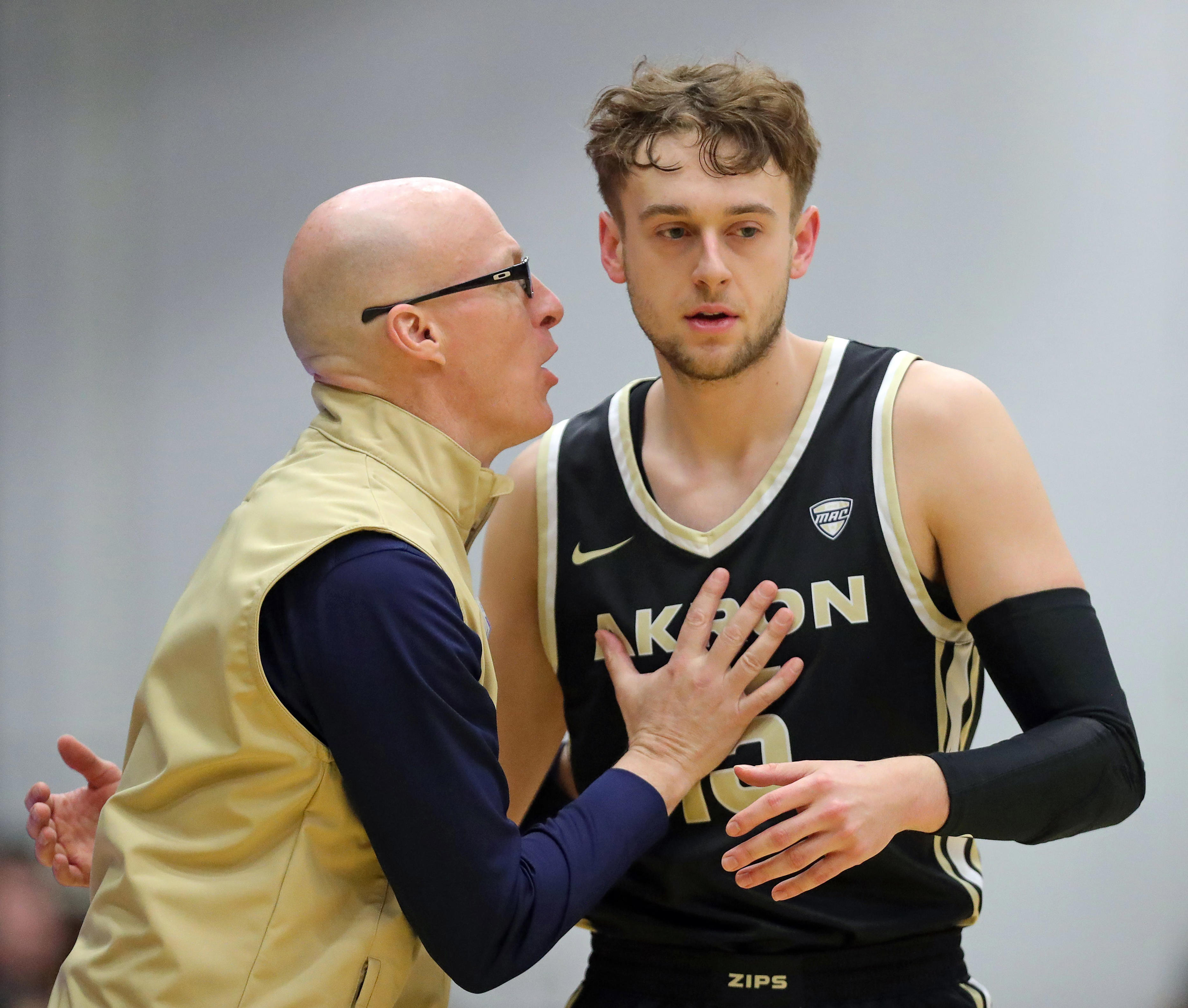 Akron vs. Kent State basketball score | Zips top Flashes in MAC men's game