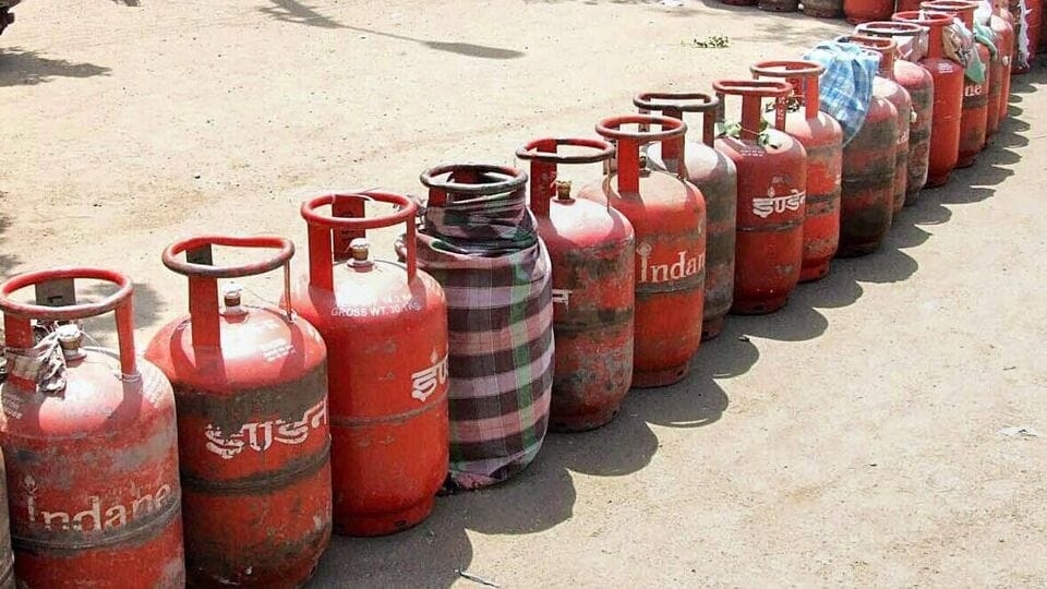 Commercial LPG cylinder prices reduced by ₹7 ahead of Budget 2025 ...