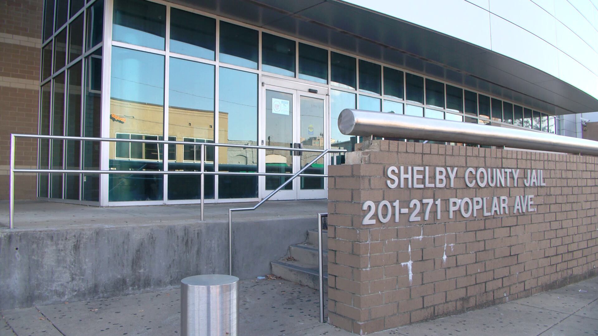 201 Poplar inmate found unconscious in jail cell, later dies at ...