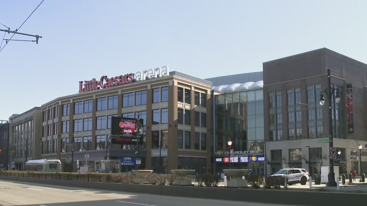 Pistons owner Tom Gores submits bid to bring WNBA back to Detroit