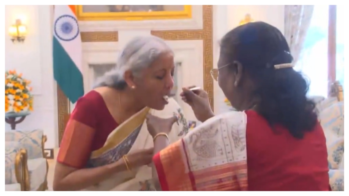 President Murmu Feeds 'Dahi-Cheeni' To FM Sitharaman Ahead Of Budget ...