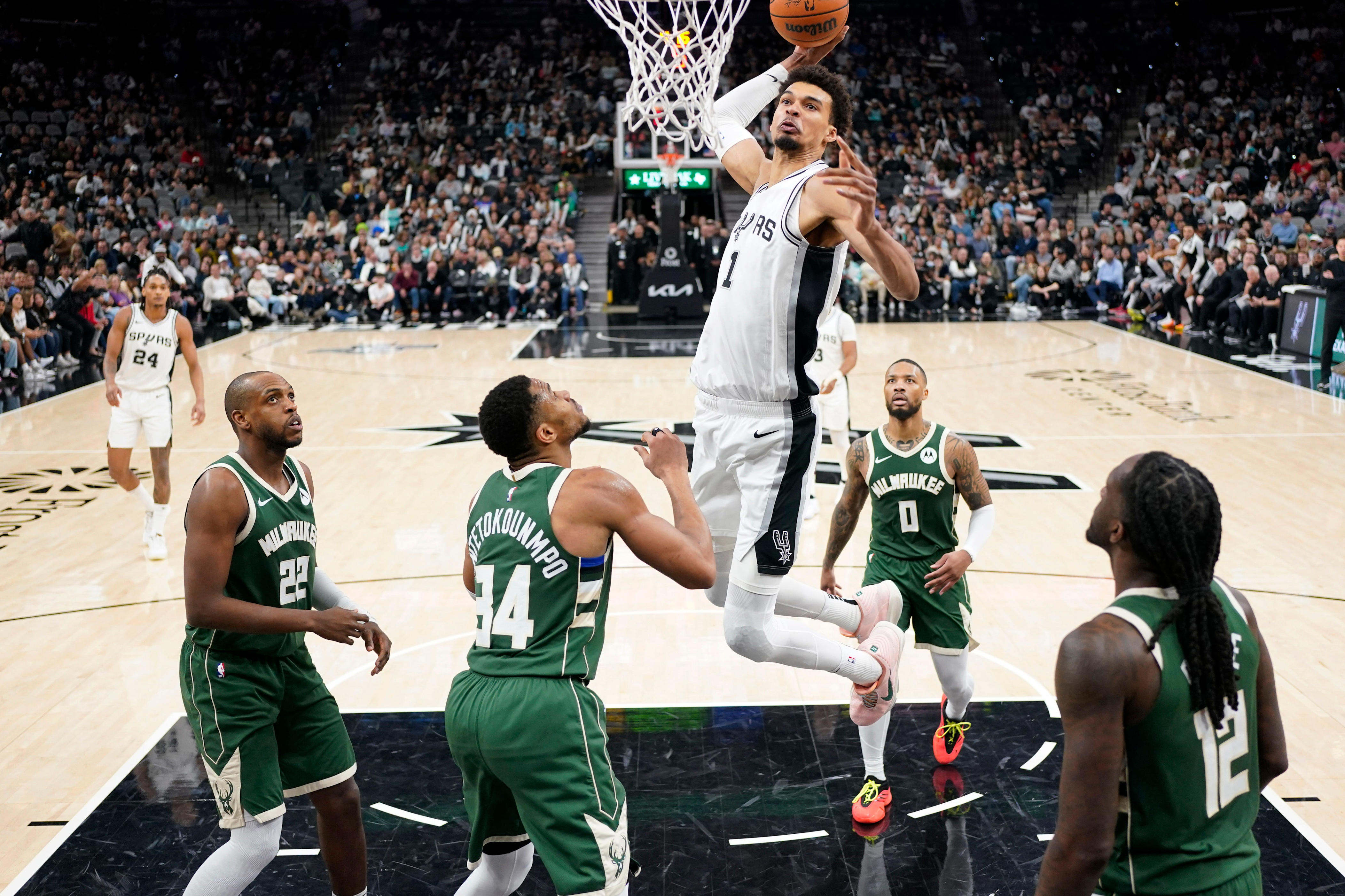 Bucks blown out by hot-shooting Spurs team, 144-118, to end road trip ...