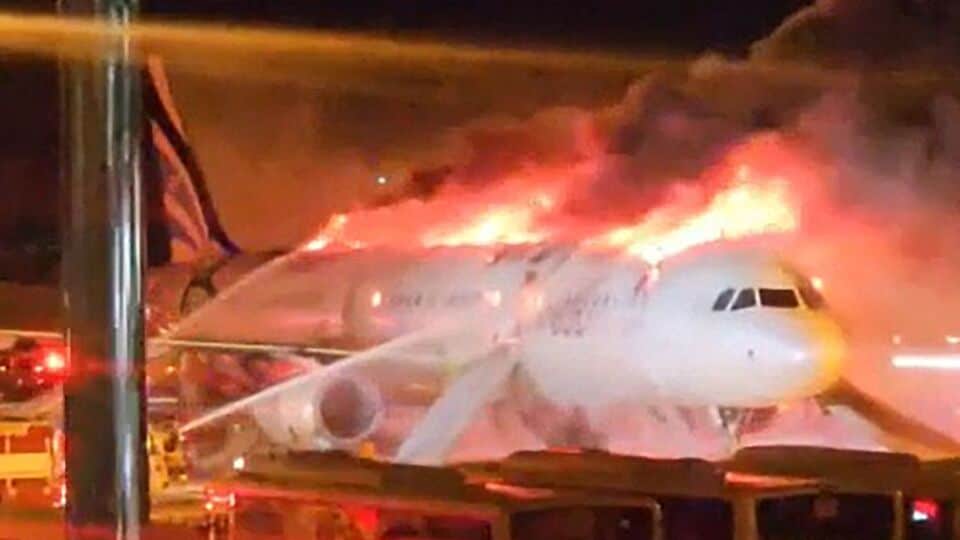 Power bank behind massive fire that burned down aircraft roof: Check ...