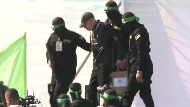 American-Israeli hostage Keith Siegel surrounded by armed Hamas ...