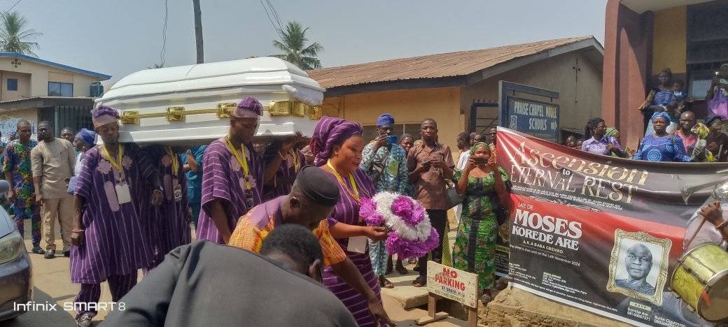 PICTORIAL: Gospel film actor, Baba Gbenro, laid\xa0to\xa0rest