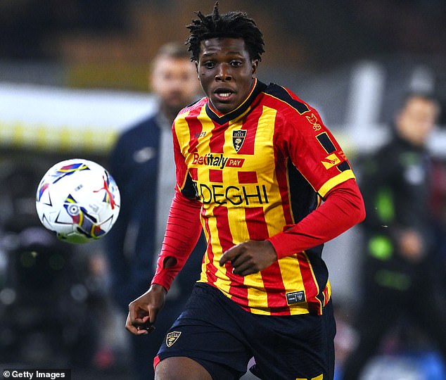 Patrick Dorgu shares six-word message to Man United fans - as Lecce ...