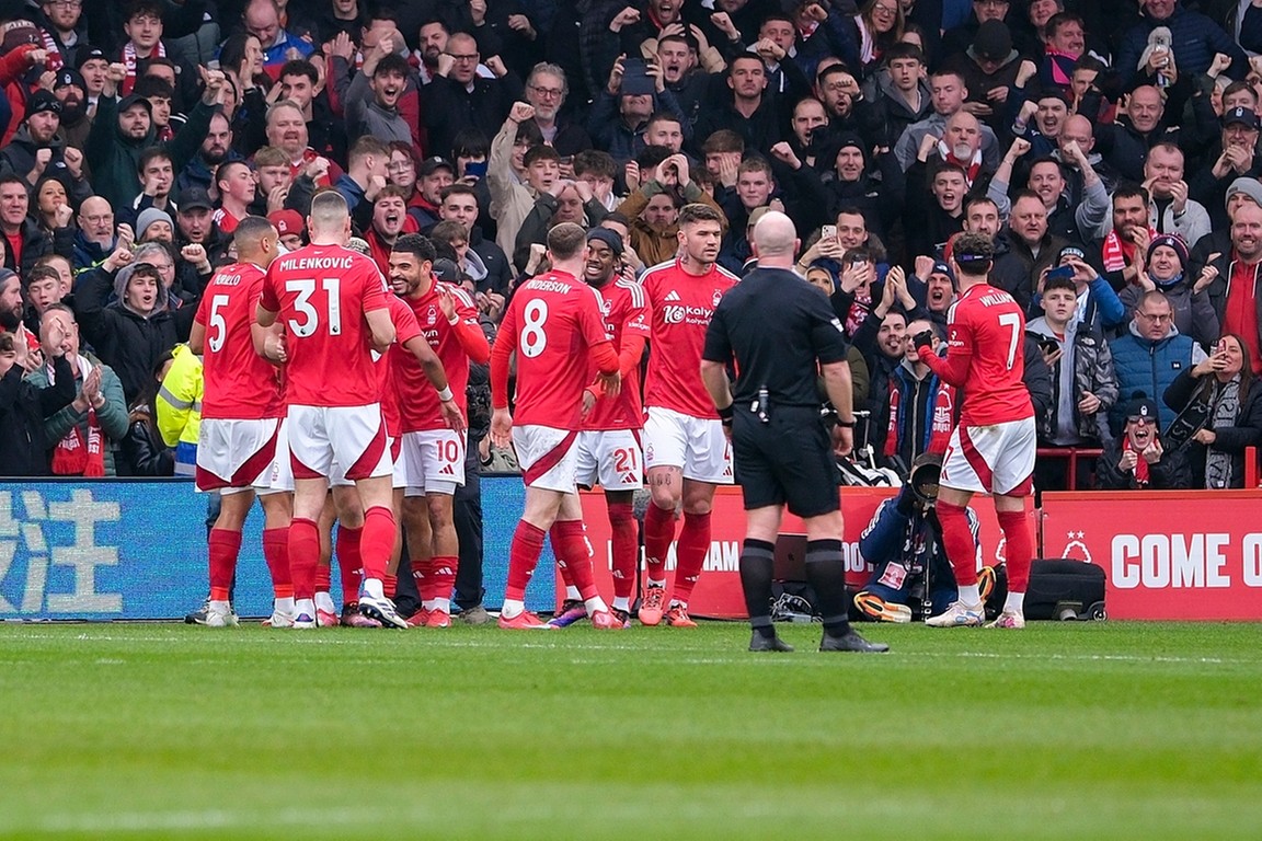 Horrormiddag voor Verbruggen: Brighton-keeper moet zeven keer vissen