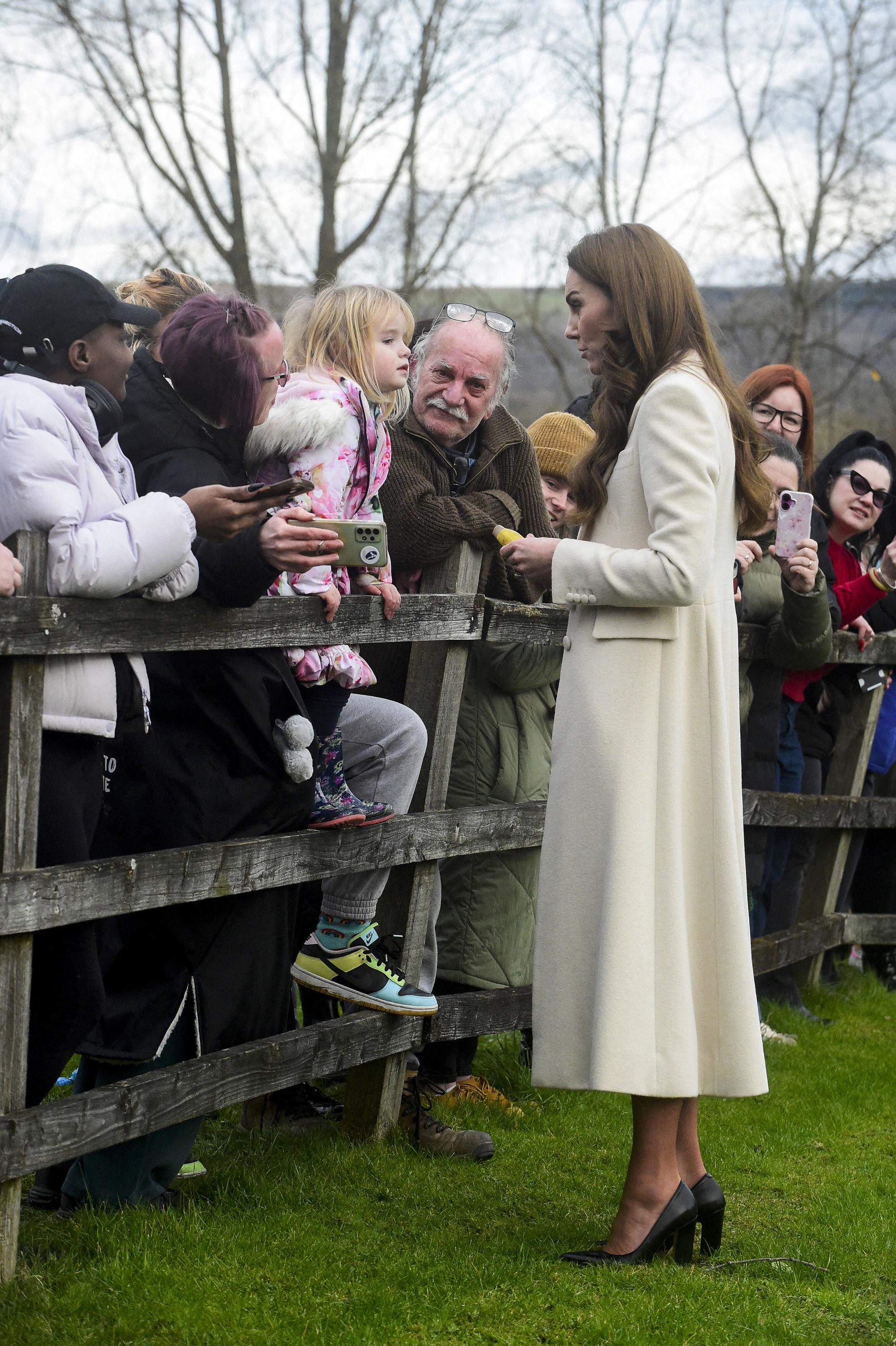 «Je t’ai entendue depuis tout là-bas» : Kate Middleton exige l’arrêt de ...