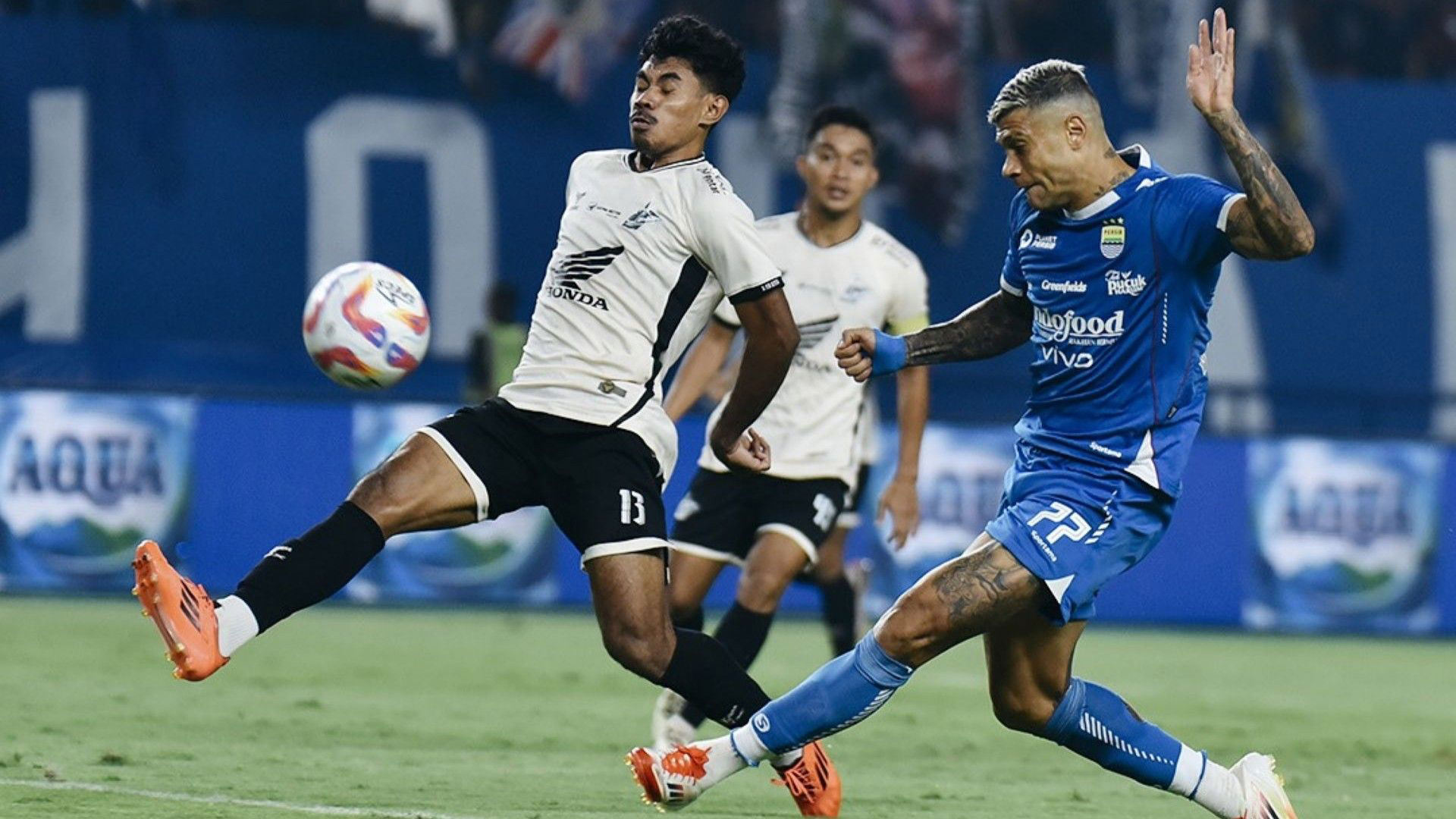 Ciro Alves Bawa Persib Bandung Tekuk PSM Makassar, Madura United Gusur ... Ciro Alves Bawa Persib Bandung Tekuk PSM Makassar, Madura United Gusur ...