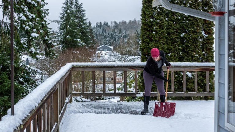 Safely Remove Snow From Your Deck With These Helpful Tips